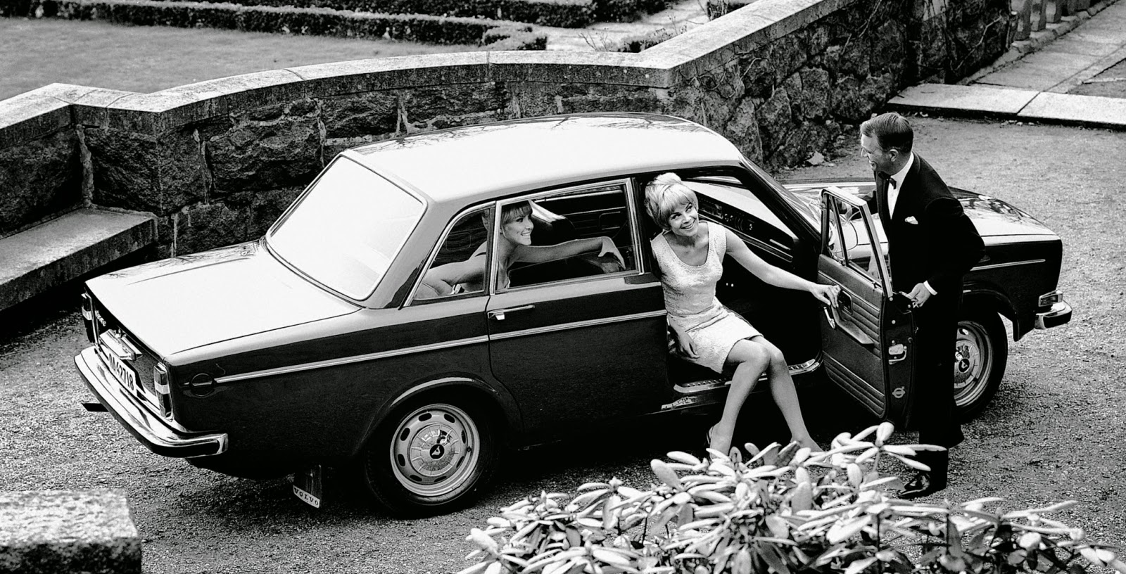 Car Style Critic: The First Boxy Volvos