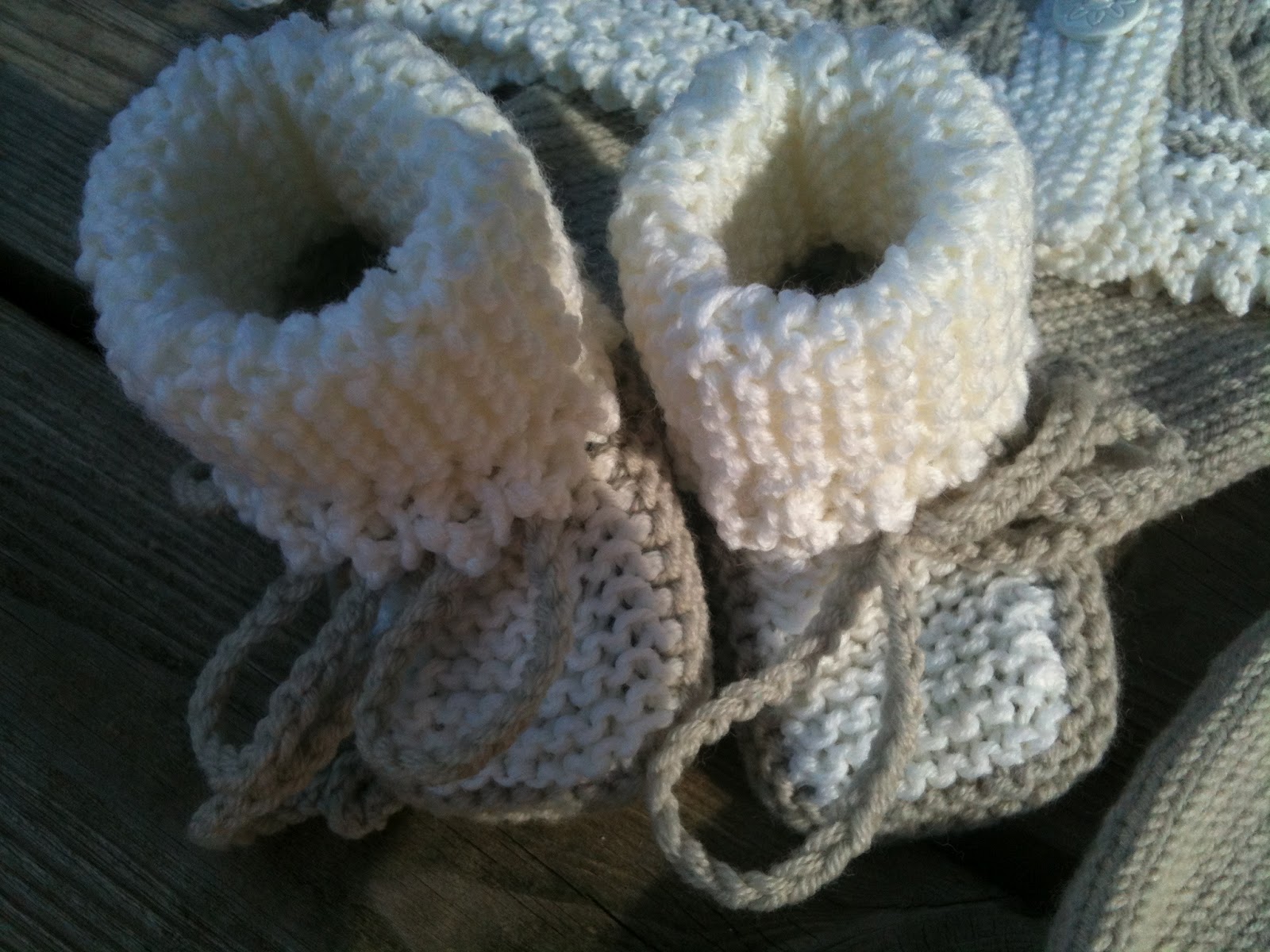 Emme: Hentesett i nydelig grått og hvitt