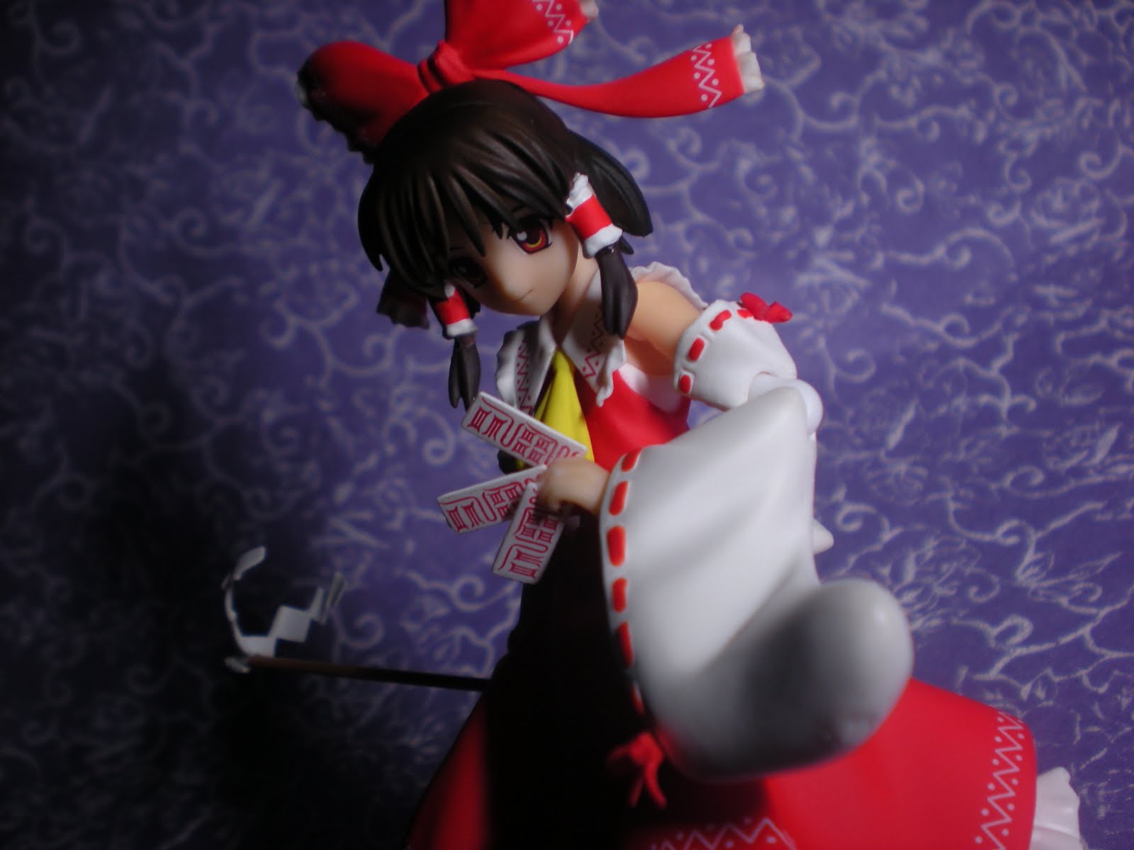Review: [Max Factory] Figma #55 Reimu Hakurei | Night's Corner