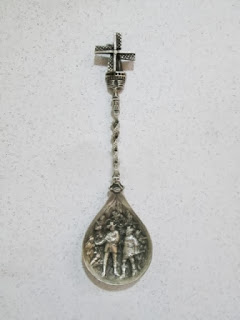 Dolphin Antik: Sendok Belanda Relief Lukisan Rembrandt