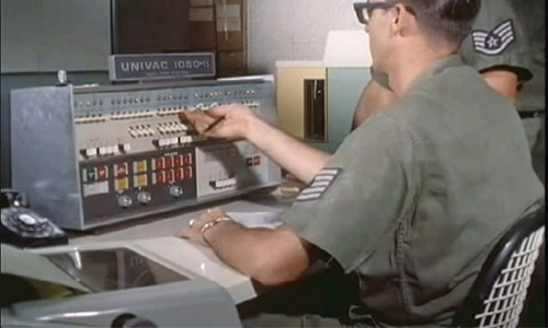 Sejarah dan Perkembangan Komputer - ittekcno