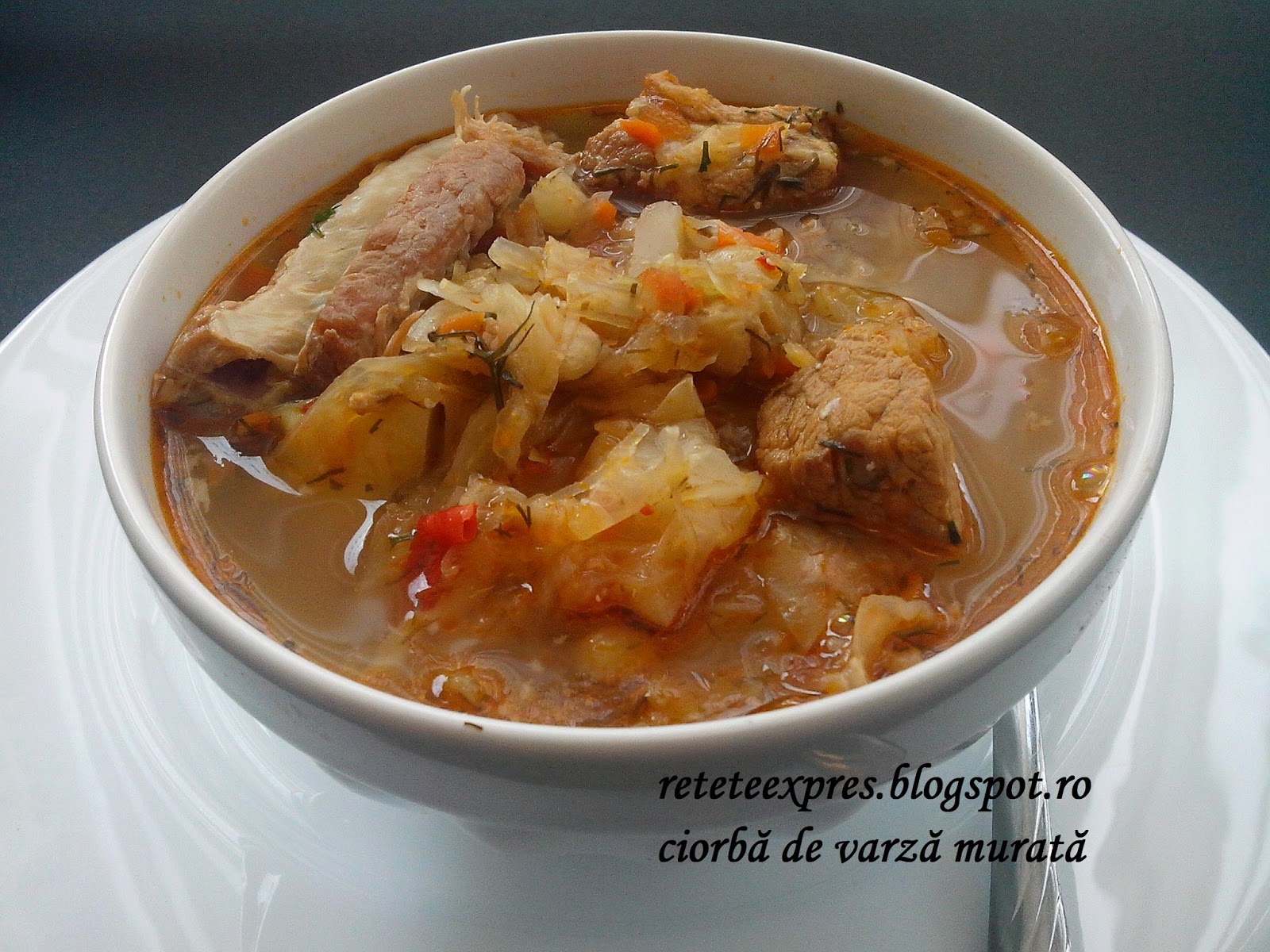 RETETE - EXPRES : CIORBĂ DE VARZĂ MURATĂ