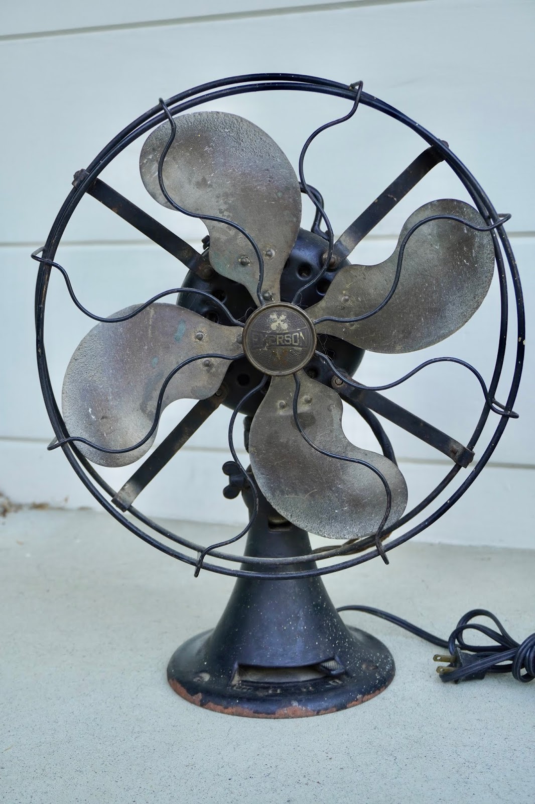 Early Electric Fans (Be sure to check the ARCHIVE on sidebar at right)