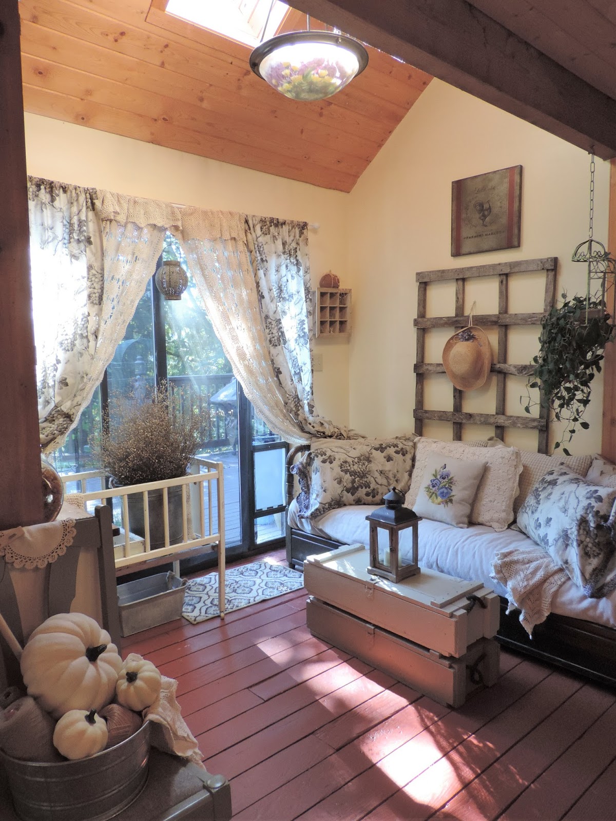 Beatrice Euphemie: Fall Decorating - Vintage Cottage Style