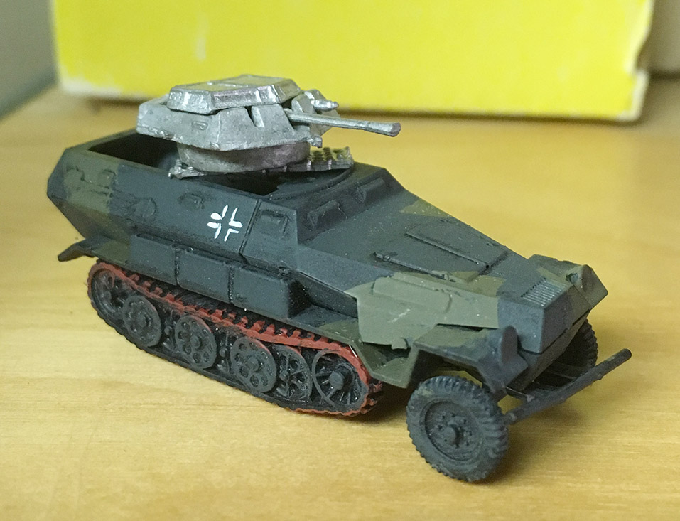 Hugg och slag : Upgrading german apc and more 40k-finds