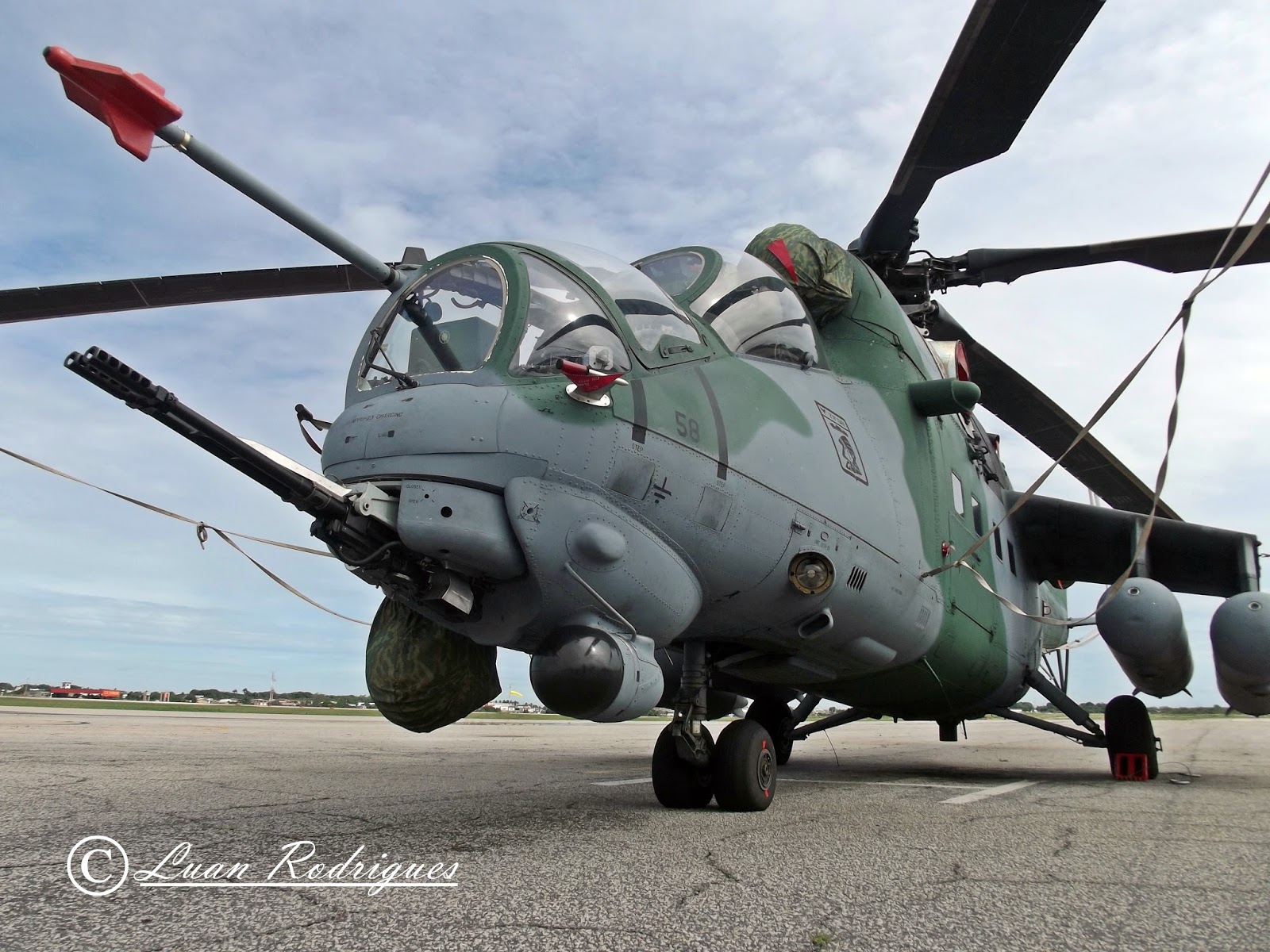 AH-2 Sabre (Mil Mi-35M) FAB 8958, Esquadrão Poti 2°/8° GAv, Força Aérea ...