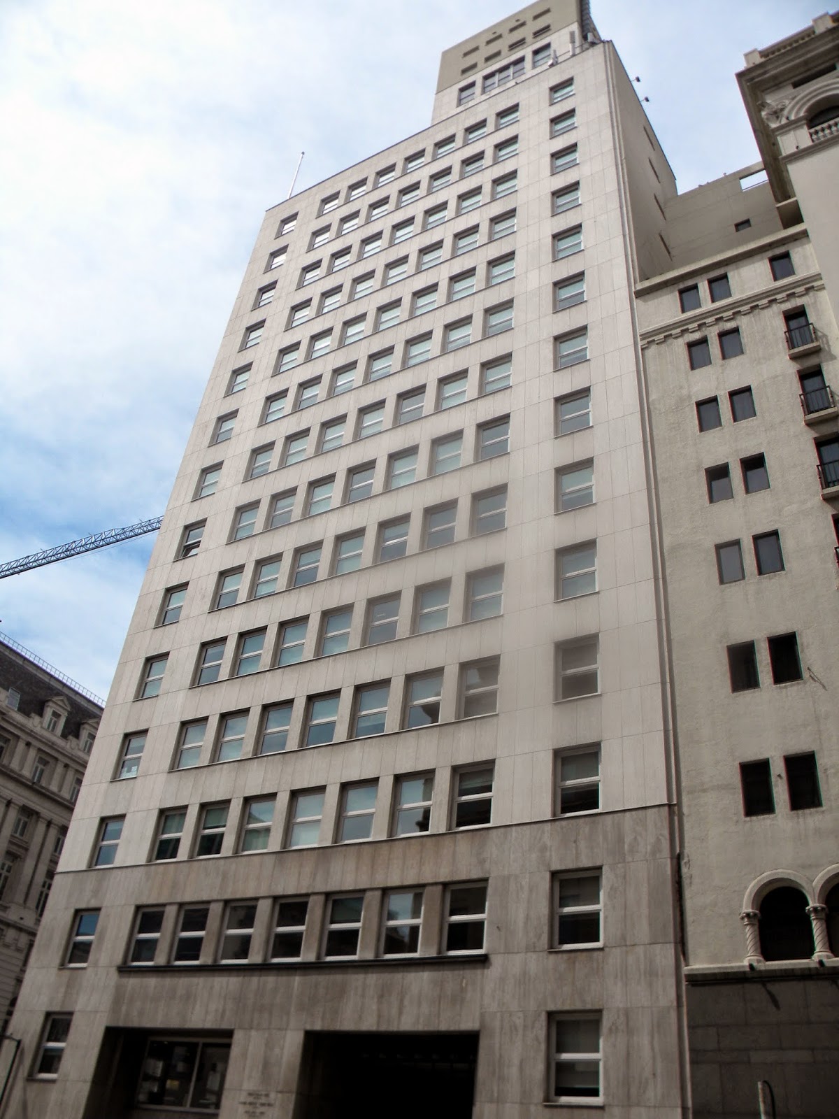 Explorador Turístico: EDIFICIO COMEGA