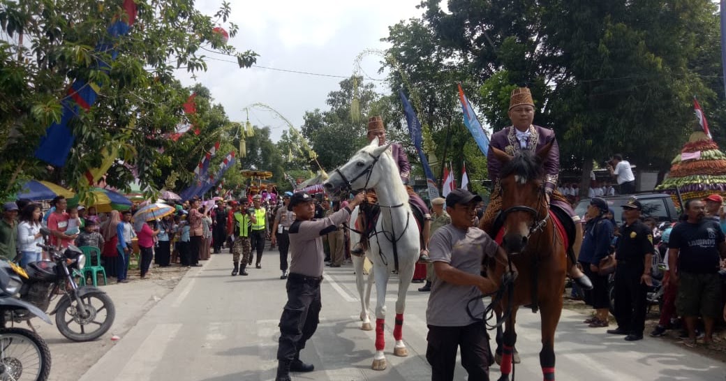 Prosesi Adat Kirab Boyong Grobog, Dalam Rangka Peringatan Hari Jadi Kabupaten Grobogan yang Ke ...