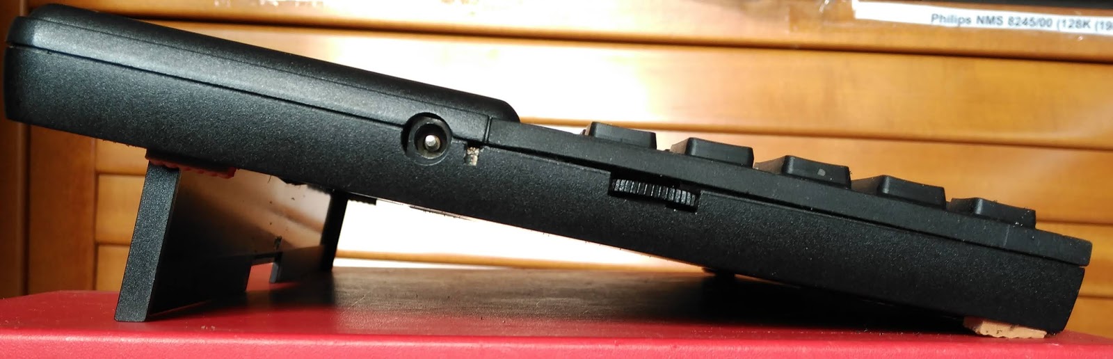 Retro Ordenadores Orty: Cambridge Computer Z88 (Portable Computer) (1987)