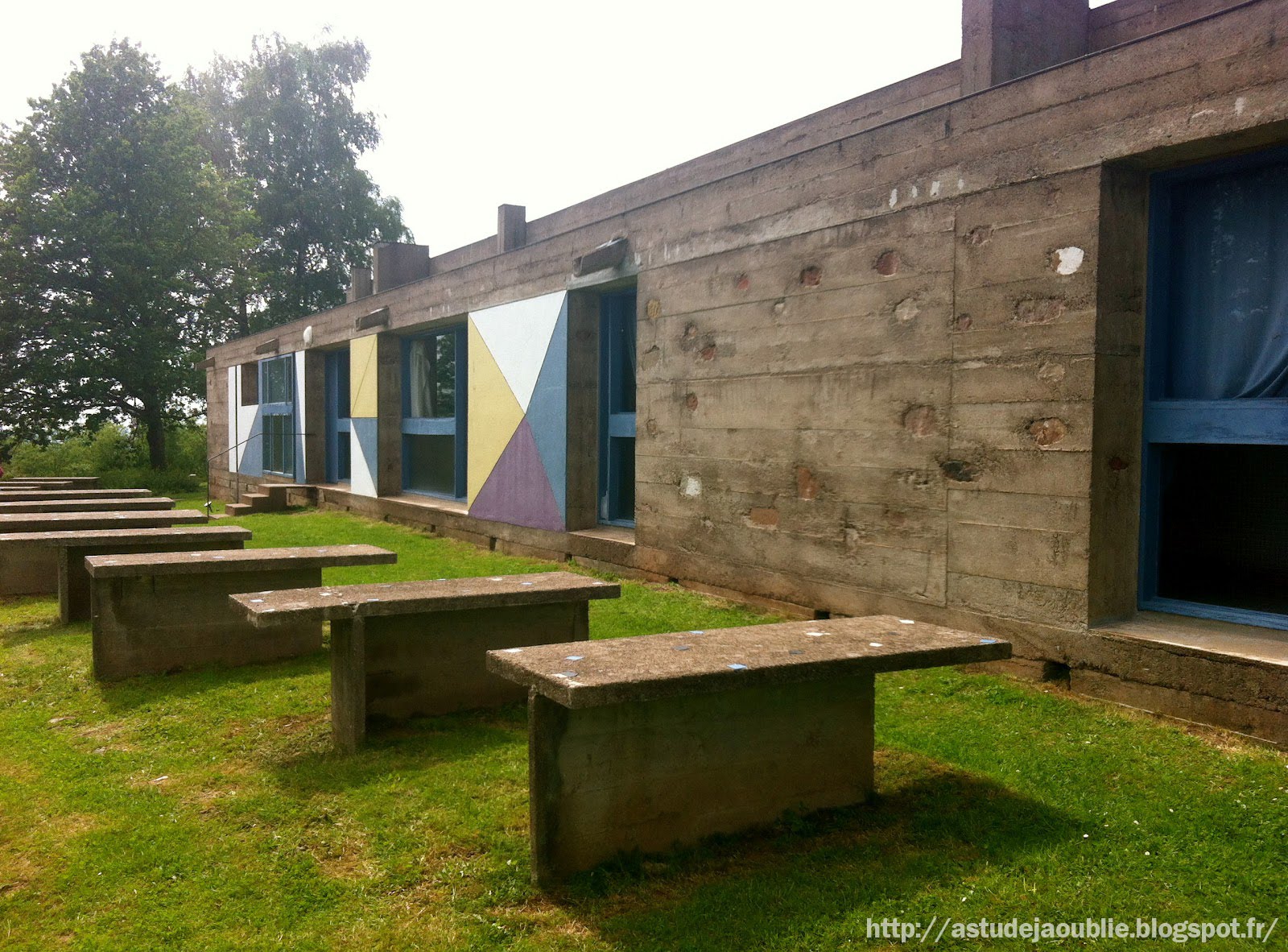 Ronchamp - L'abri du pèlerin - Le Corbusier