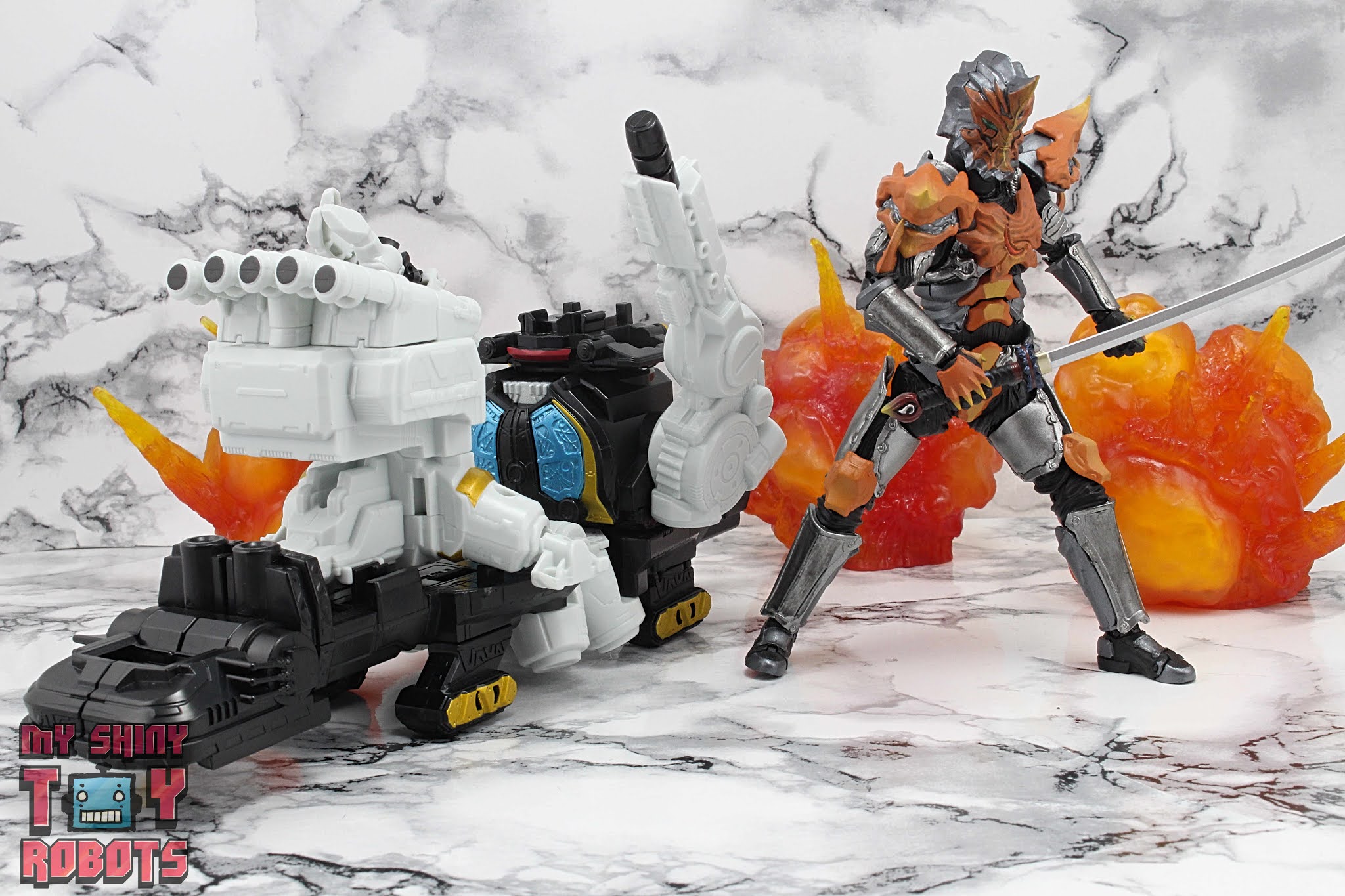 My Shiny Toy Robots: Toybox REVIEW: DX King Joe STORAGE Custom