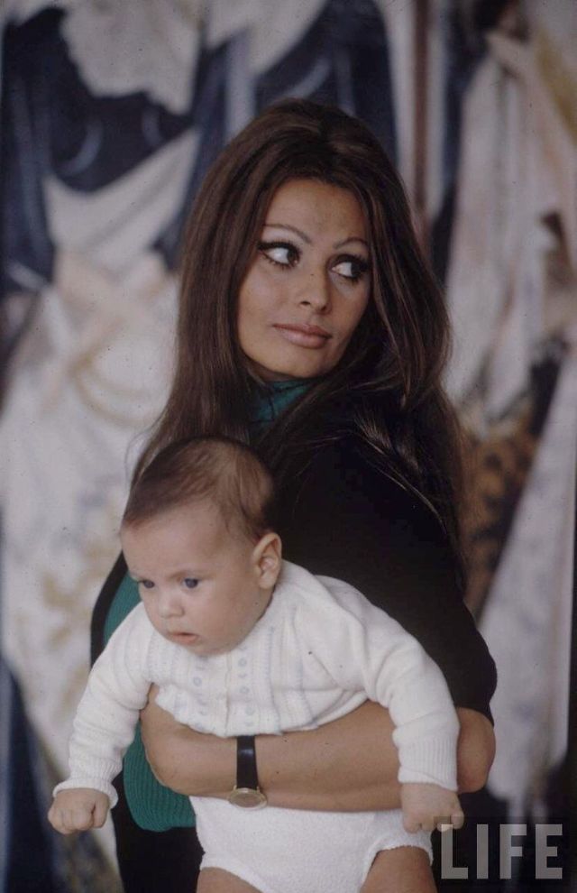 Lovely Photos of Sophia Loren at Home in Italy With Her Son Carlo Ponti Jr. in 1969 ~ Vintage ...