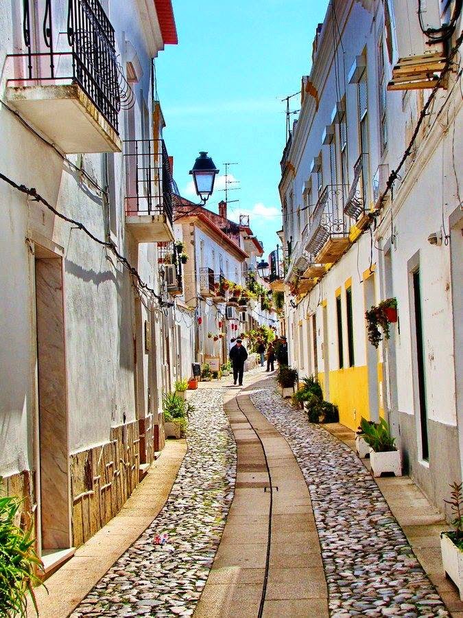 ALENTEJO-TERRA E GENTE: A CIDADE DE MOURA FOTO "VICTOR COSTA"
