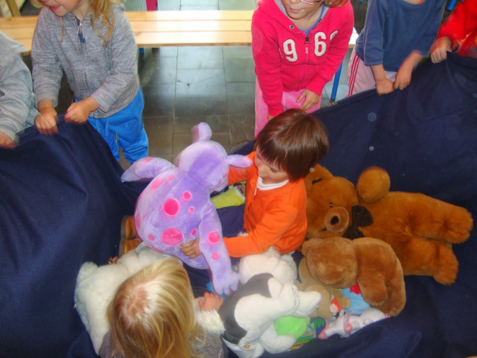 Juf Nele en haar kapoenen!: Thema: mijn knuffel