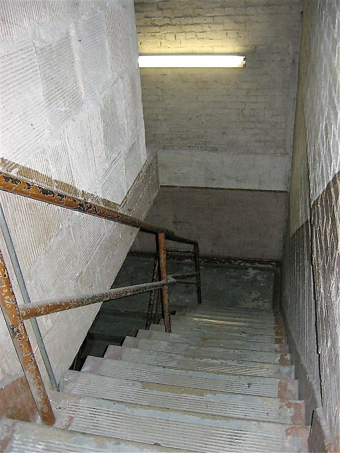 Los Angeles Theatres: Grauman's Chinese: basement backstage