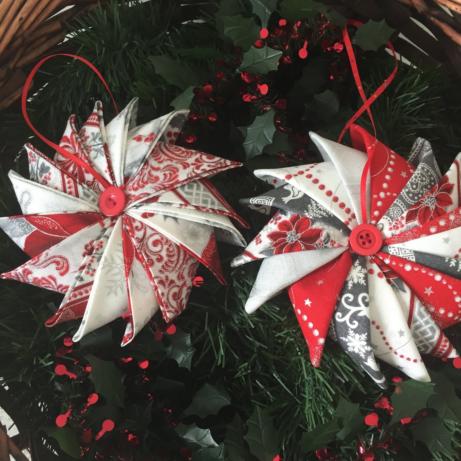 A Kiwi Stitching : Prairie Point Star Ornaments