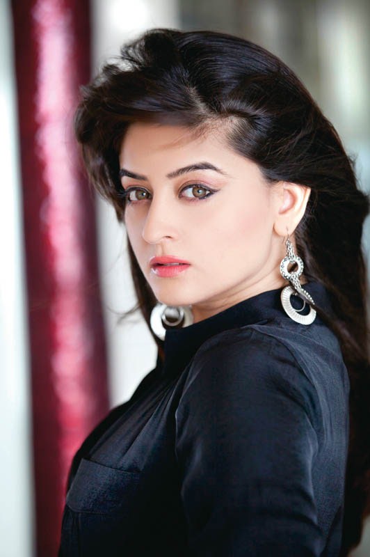 Mahi Vij Beautiful Photos