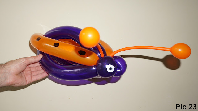 CLASSICAL: Balloon bug hat