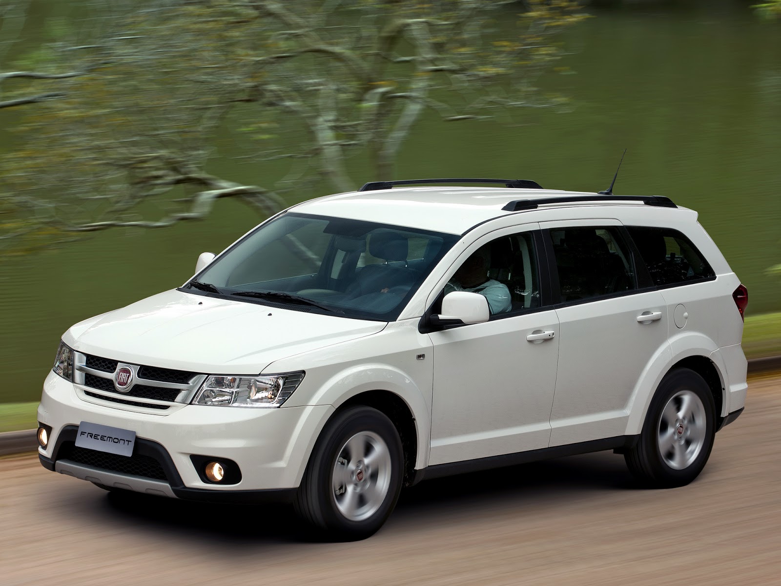 Fiat 500 e Freemont sofrem novo aumento de preços