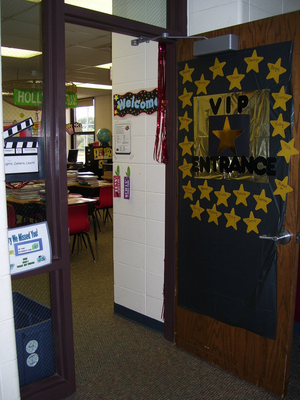 Tech Beyond 4 Walls: Hollywood Classroom Theme Ideas & Decor