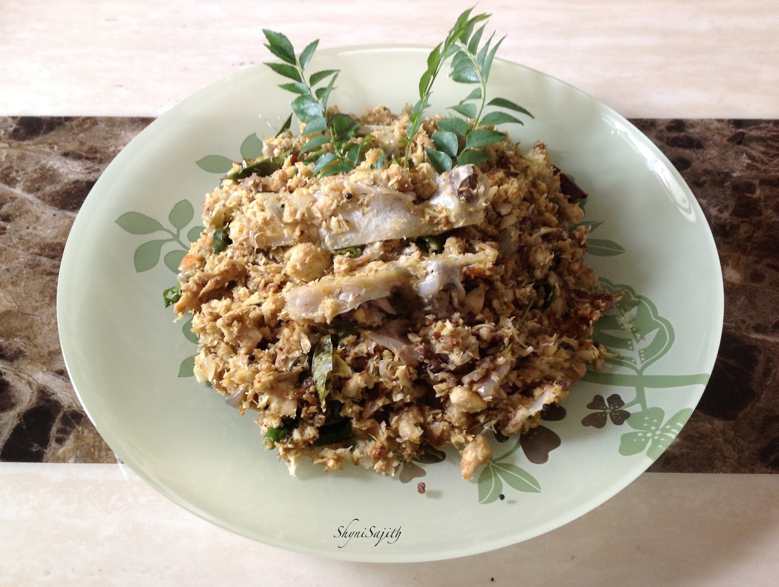 My Cooking Experiments.........: Sravu thala varavu (Shark head, skin ...