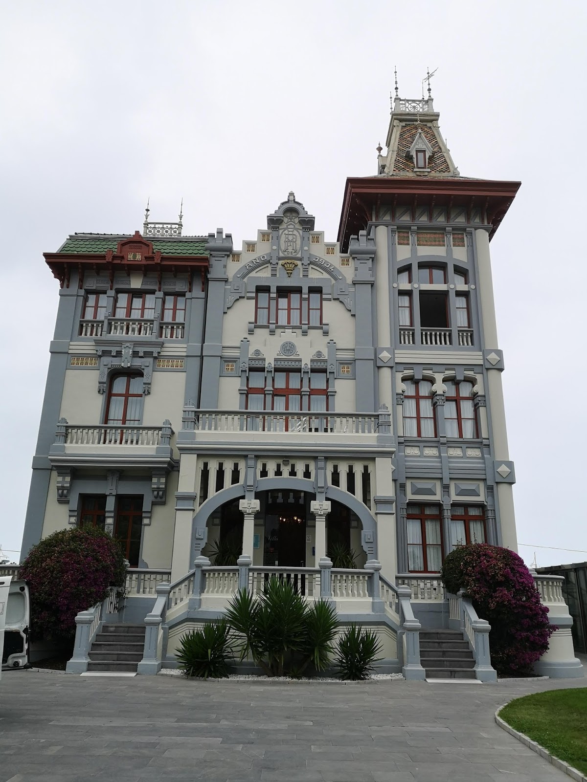 Les Fartures: Nueva Visita: Naguar