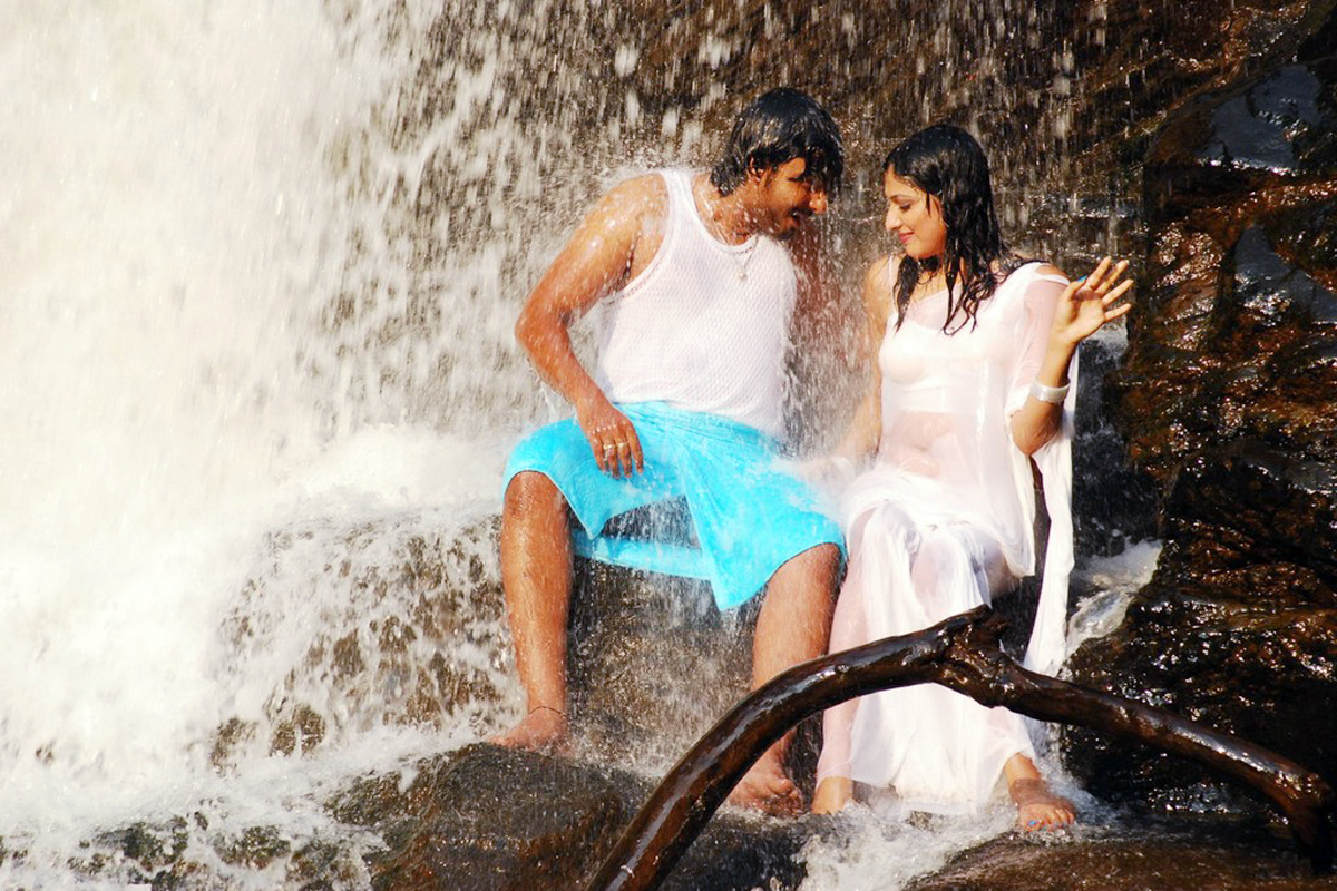 Large Image Of Sweet Lovers Under Waterfall Hot And Spicy Photo Shoot Gallery South Film Hot