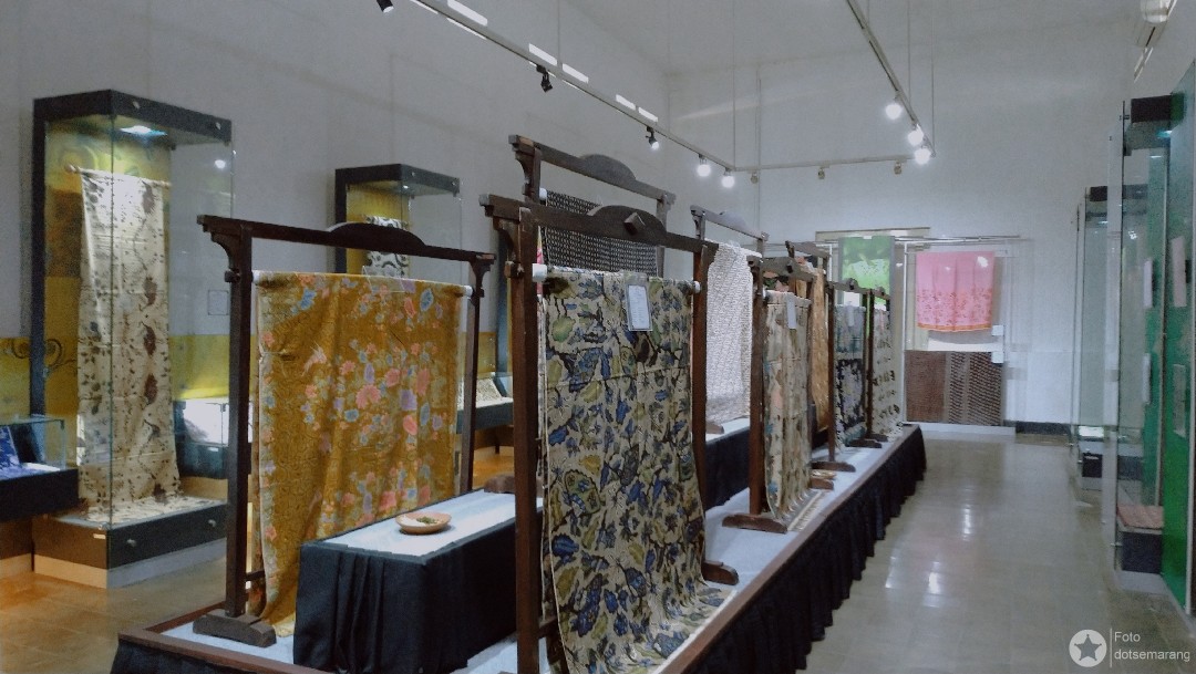 Melihat Koleksi Batik Mancanegara di Museum Batik Pekalongan