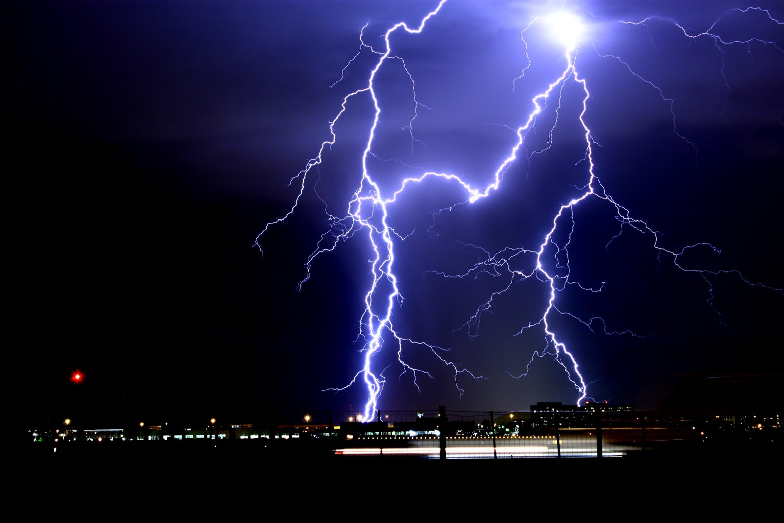 Carreteras de Silicio: ¡Rayos, truenos y centellas!