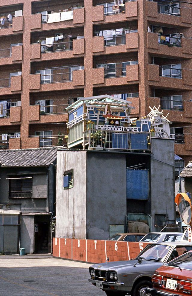 Fascinating Photos Capture Street Scenes of Tokyo in the Early 1980s ...