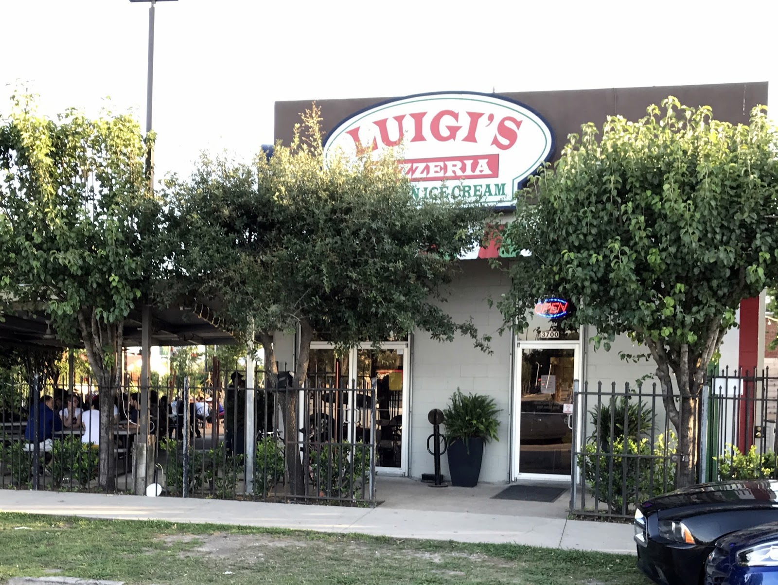 Pizza Quixote: Review: Luigi's Pizzeria, Houston TX