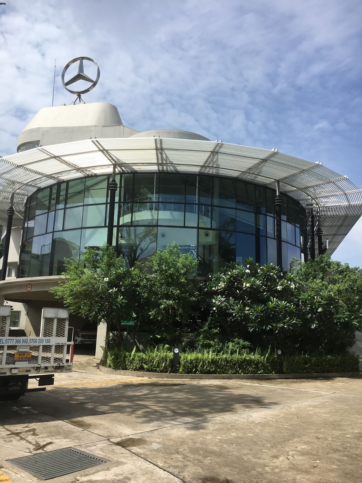 The Mercedes Benz Experience | Dimo 800 | Sri Lanka