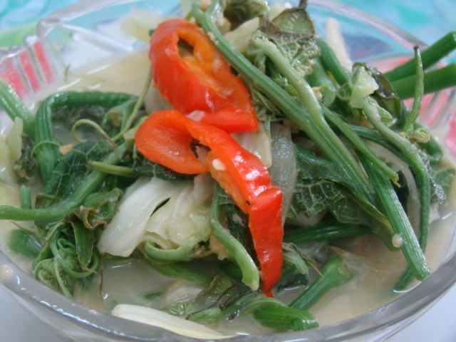 Semuanya di LiL dapur Siti ^_^: Resipi - Sayur Pucuk Timun Bersantan