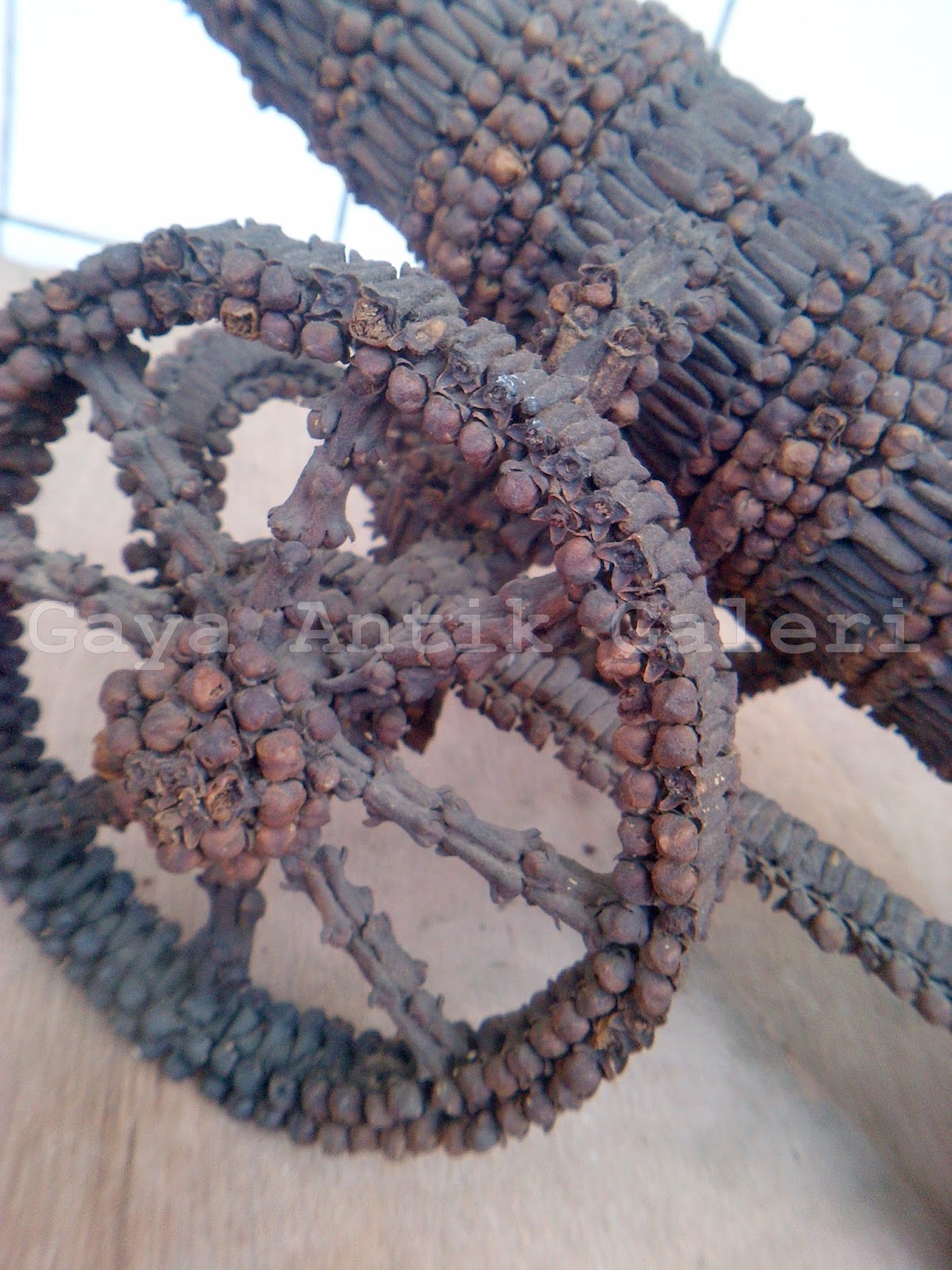 Gaya Antik Galeri : Miniatur Unik Meriam Kuno VOC Bahan Cengkeh