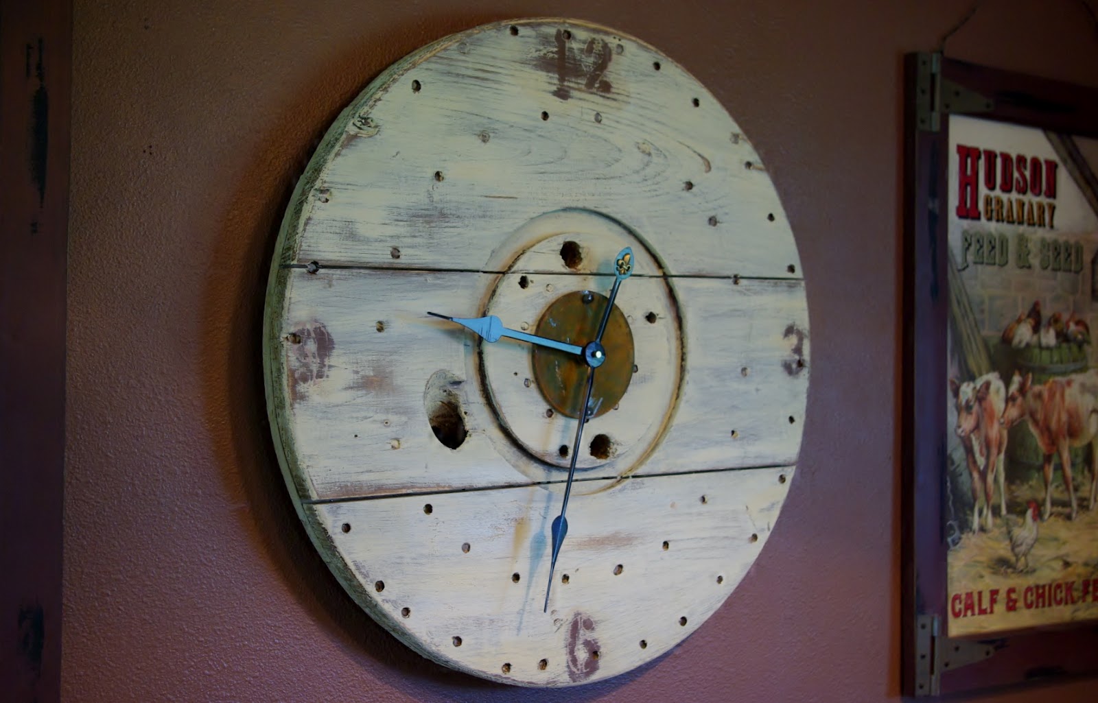 Reclaimed Rustics: WIRE SPOOL RUSTIC CLOCK