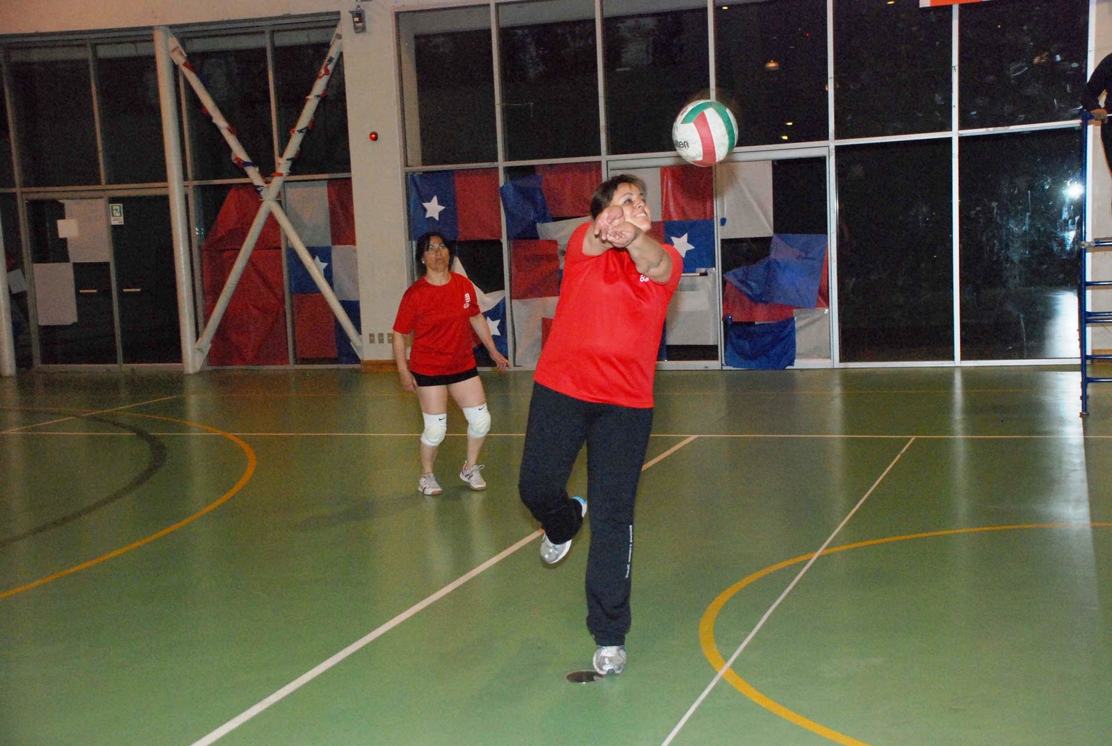 Galeria de Imagenes Olimpiadas del seguro 2011: MÁS DE VOLEIBOL MIXTO