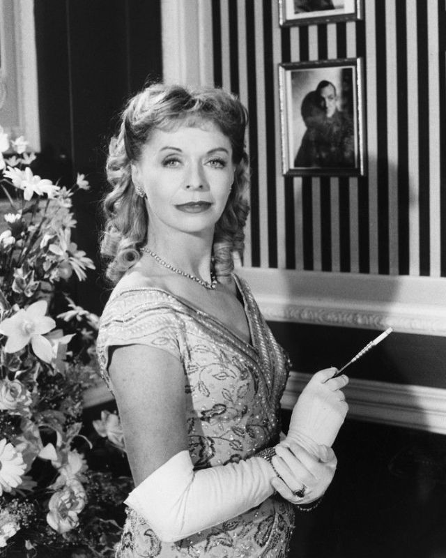 30 Amazing Black and White Photos of a Very Young and Lovely Susannah ...