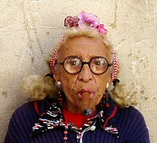 Funny old woman |Funny & Amazing Images