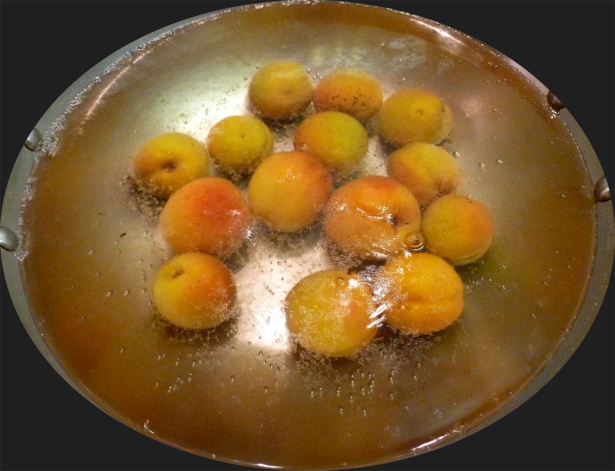 Living the life in Saint-Aignan: Peeled, pitted, and peachy keen