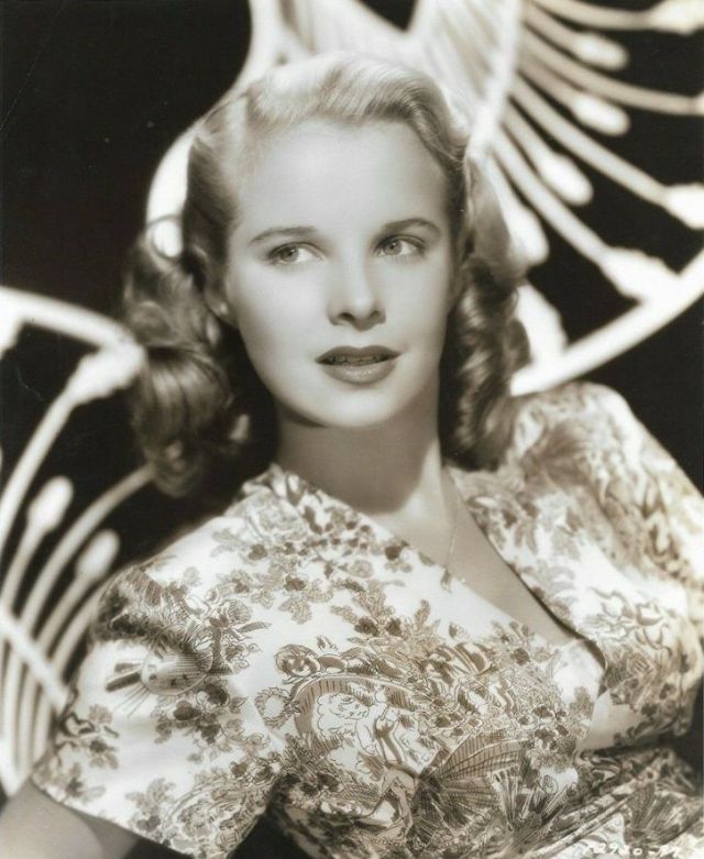 30 Glamorous Photos of Mona Freeman in the 1940s and ’50s ~ Vintage ...