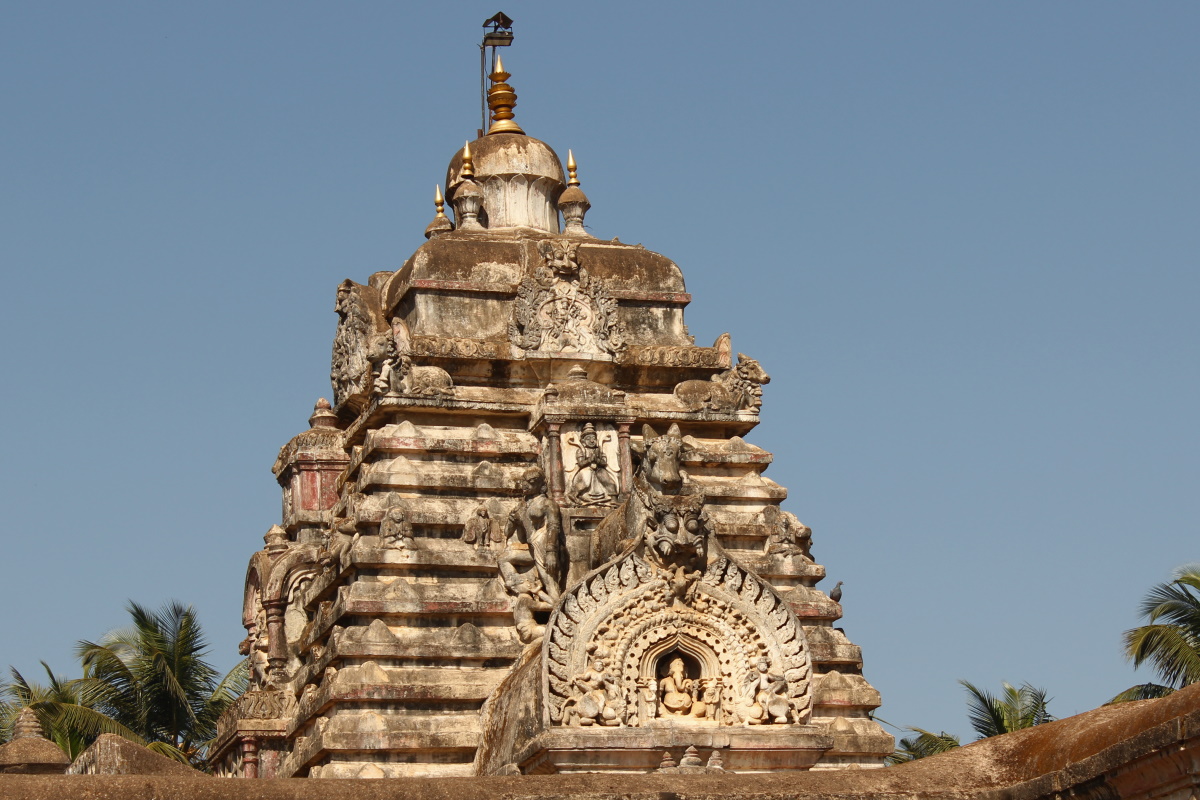 Journeys across Karnataka: Madhukeshwara Devastana, Banavasi - part 2
