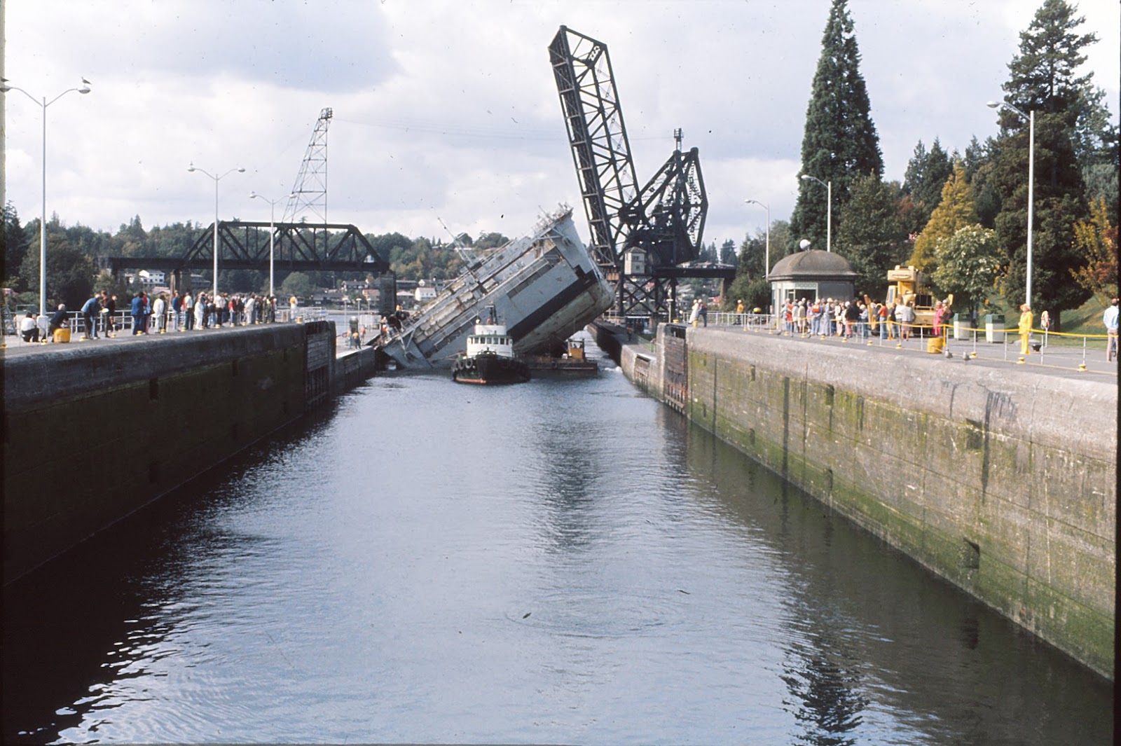 Friends of the Ballard Locks: The White Sands passes through the Locks ...