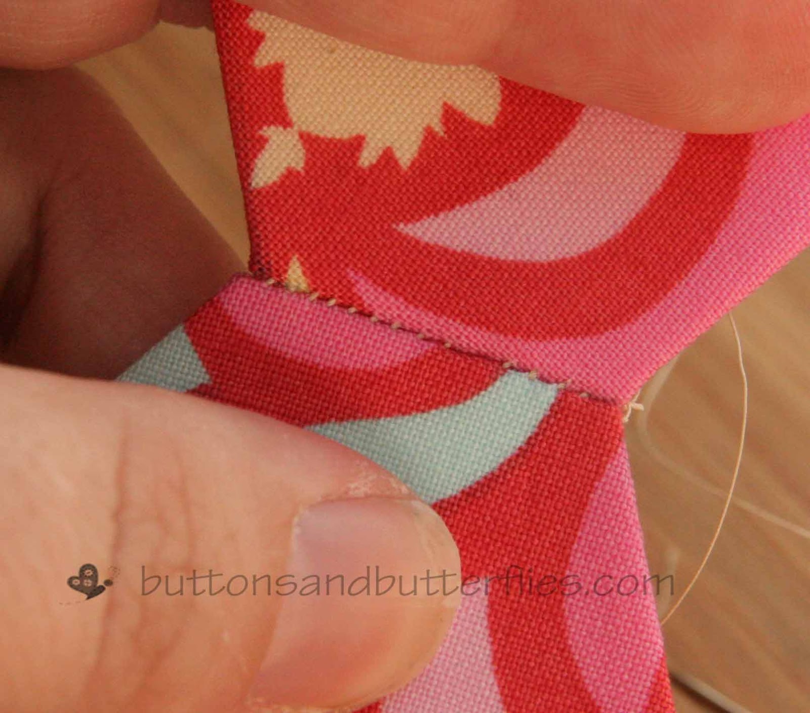 Buttons and Butterflies: English Paper Piecing {Tutorial}