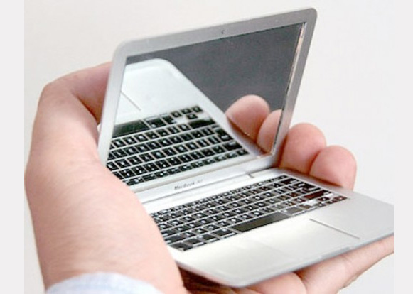 Macbook Air Mirror – Feel Desain | your daily dose of creativity