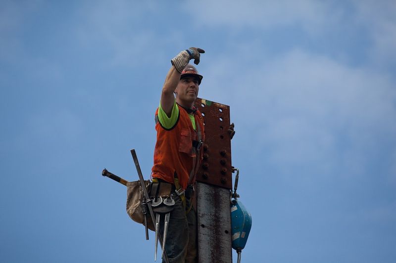White Wolf : Mohawk Ironworkers “Top Off” the new One World Trade ...