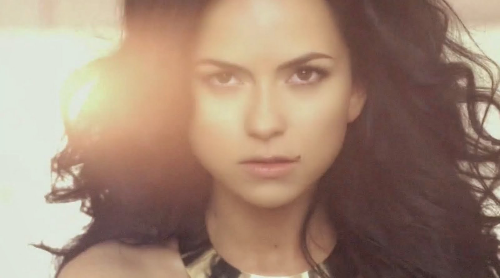 Cultura Pop: Inna // 'Bring The Sun In My Life' Video Teaser