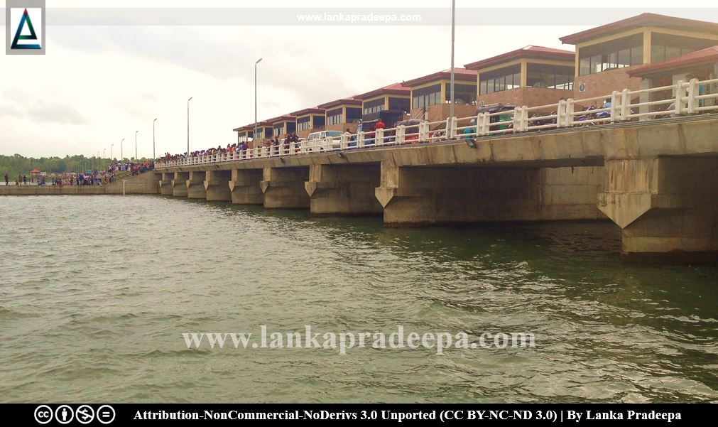 Deduru Oya Reservoir | LankaPradeepa.com