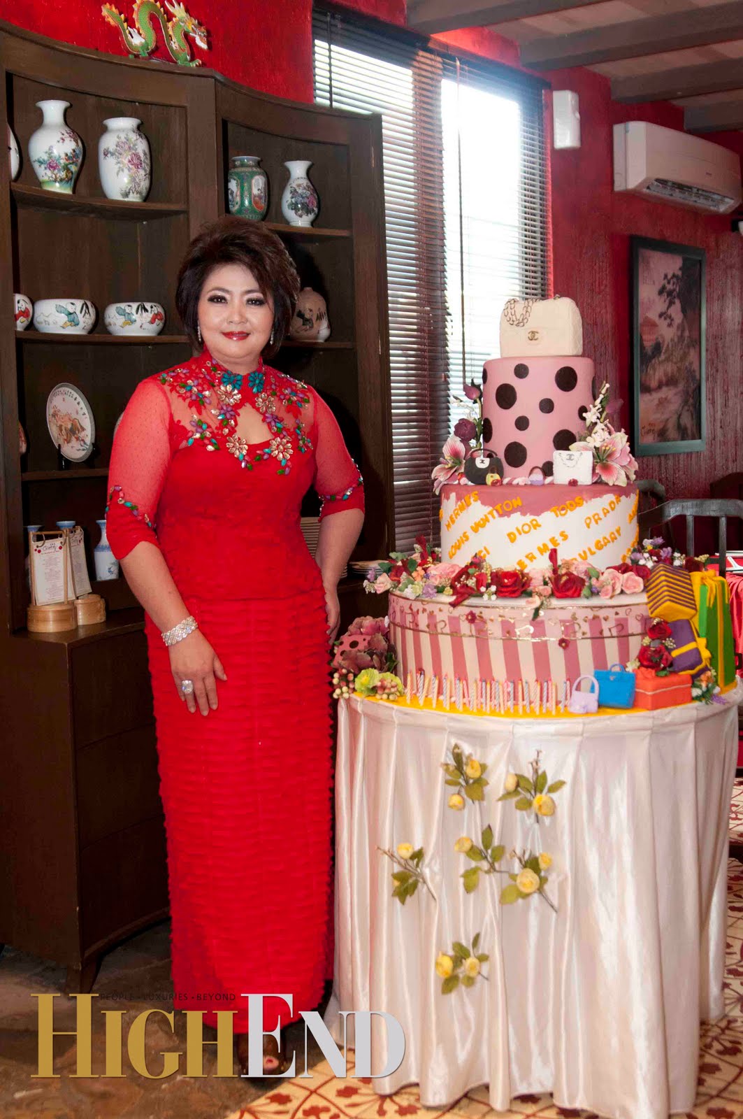 HighEnd Magazine Socialite (www.highendmagz.com): Januari 2012