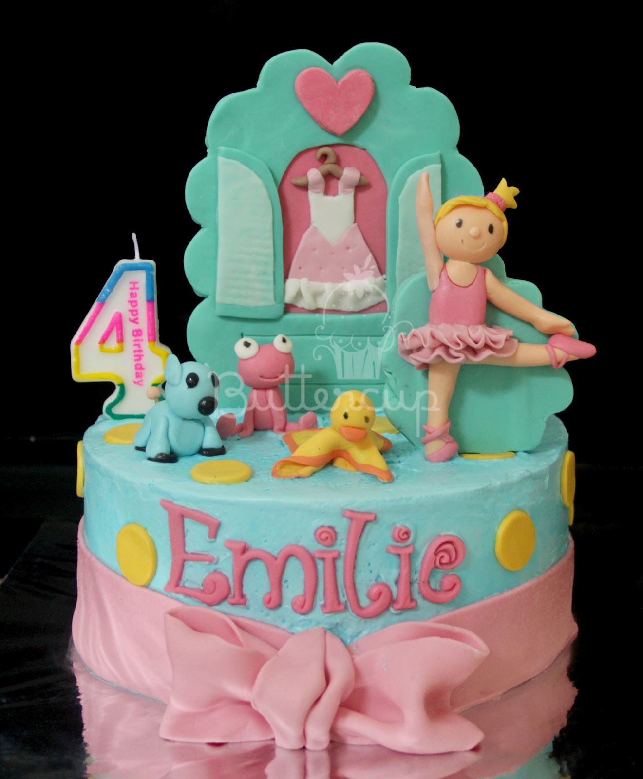 buttercup cake and cookies: two chloe's closet cakes