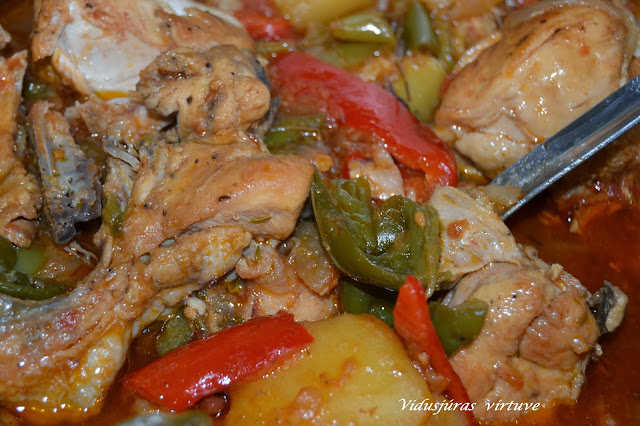 Vidusjúras virtuve: Vistas sautéjums Basku gaumé